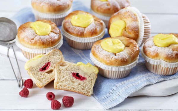 Vaniljeboller med bringebær - Idun